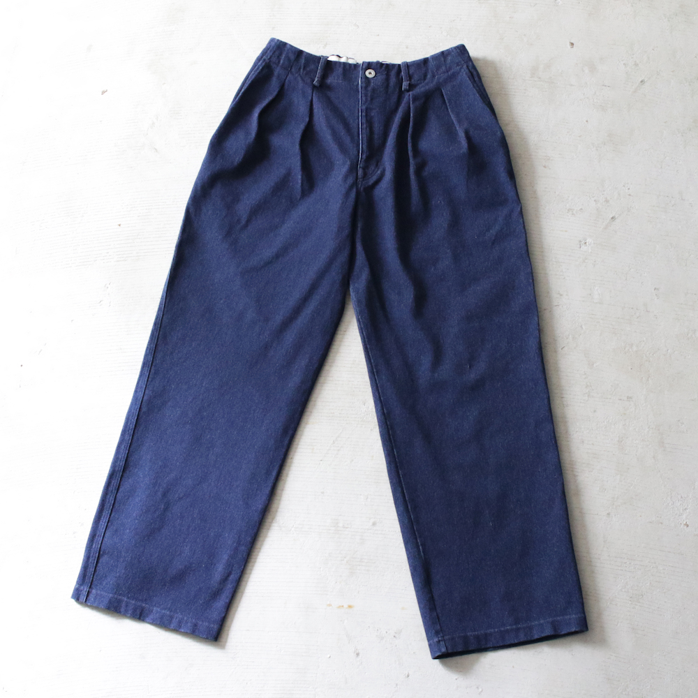 DENIM 2TUCK WIDE EZ SLACKS | JOURNAL | The Weft CURLY&Co. HEAD STORE